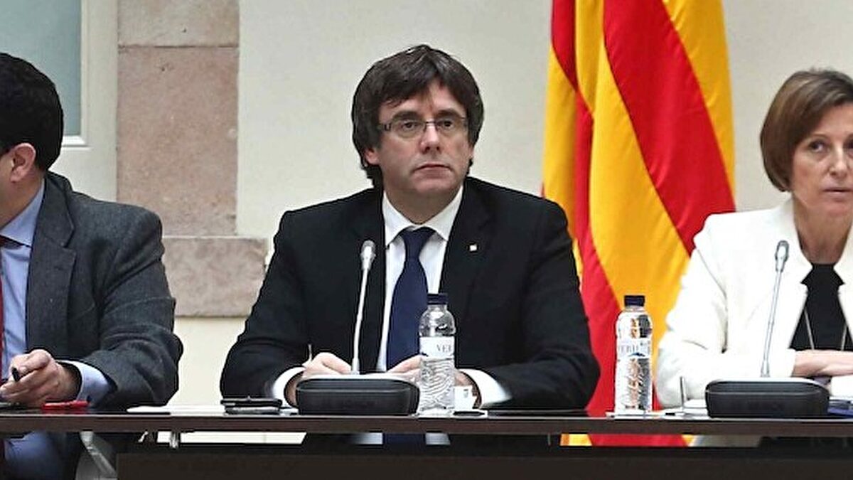 La Generalidad pulsa el botón rojo y reta al Estado al choque de trenes ...