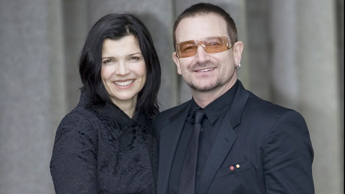 El fiel matrimonio de Bono con Alison Stewart: 40 años juntos