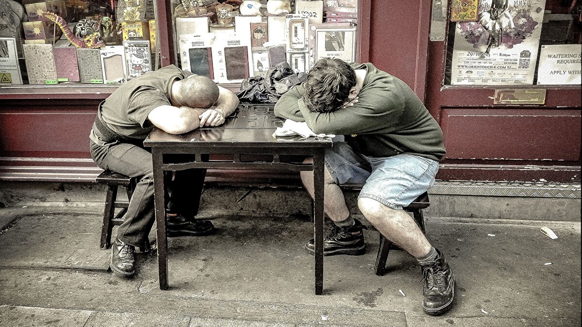 ¿Cómo evitar la modorra después de comer?