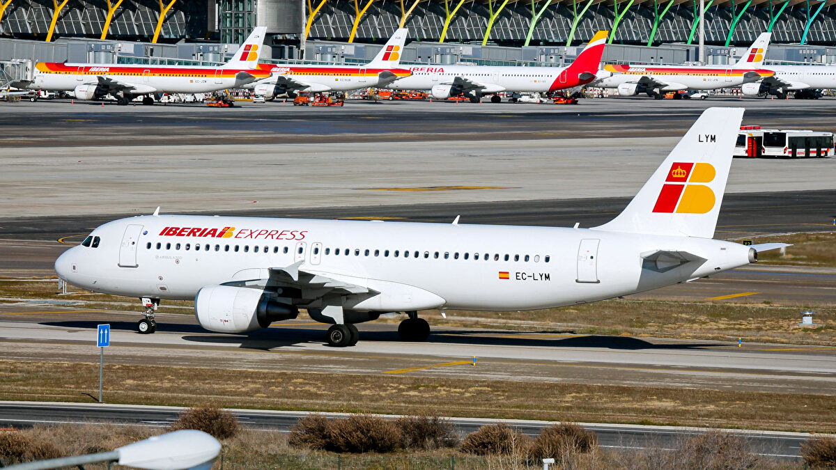 Iberia Express sumará 96 vuelos en sus operaciones con Canarias durante ...