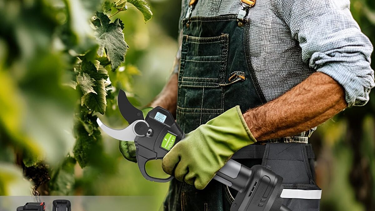 Las mejores tijeras de podar eléctricas para dejar tu jardín bien