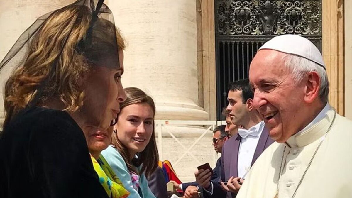 La única que vez que Ágatha Ruiz de la Prada vistió de negro fue en su ...
