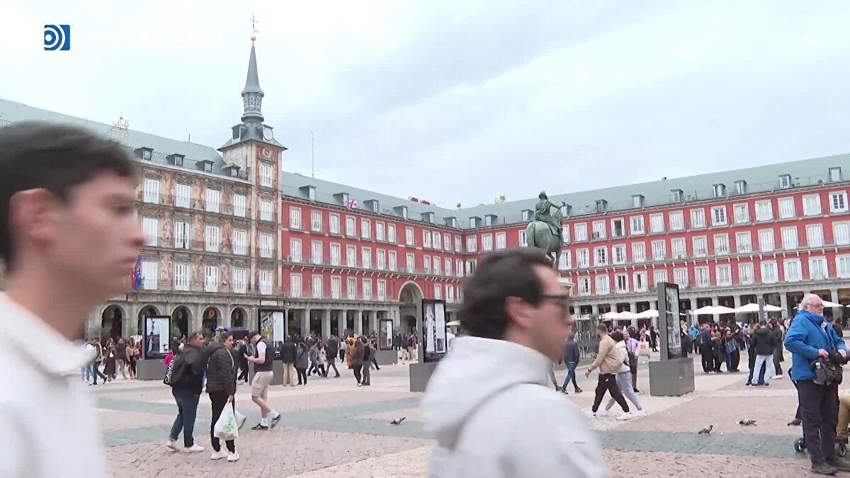 Los turistas se gastan en España casi un 10% más que primer trimestre ...