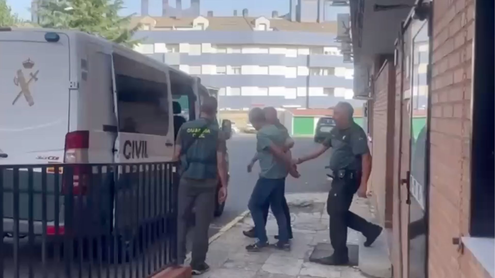 Detienen a un trabajador de extinción de incendios por provocar el que arrasó 2.000 hectáreas en ...