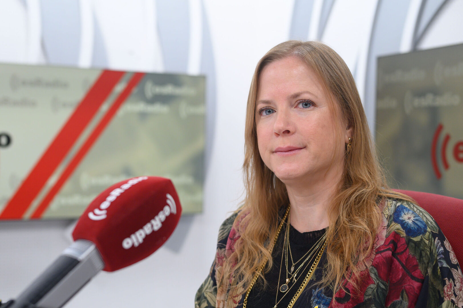 Jiménez Losantos entrevista a Dana Erlich, embajadora en funciones de ...