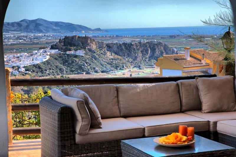 La exclusiva villa a 750 euros la noche que 'Barbie Gaza' alquila en ...