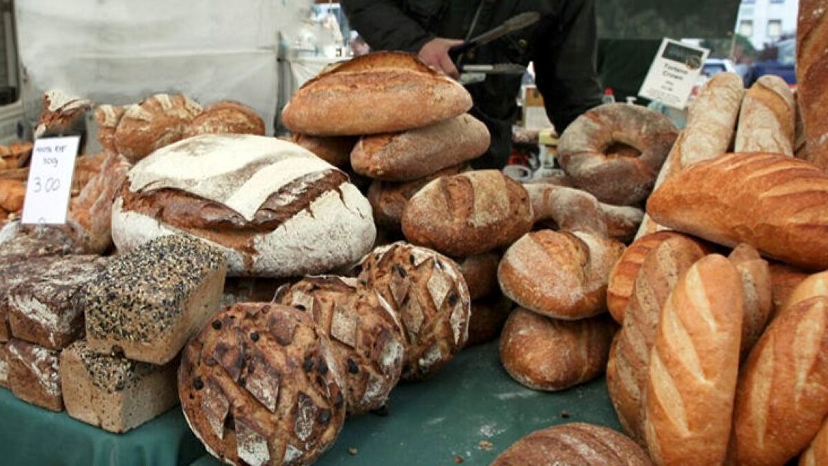 Los españoles renuncian al pan: el consumo cae en picado y el precio se ...