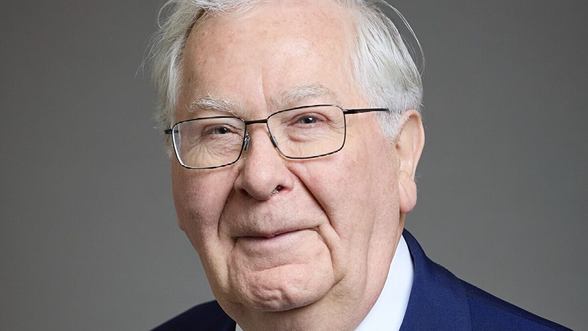 Mervyn King: "Es importante que los científicos y los economistas no ...