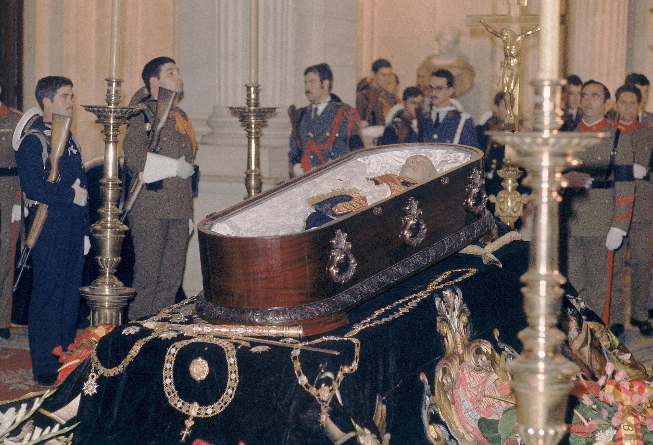 50 años de la muerte de Franco: del constipado que alarmó a todos a la ...