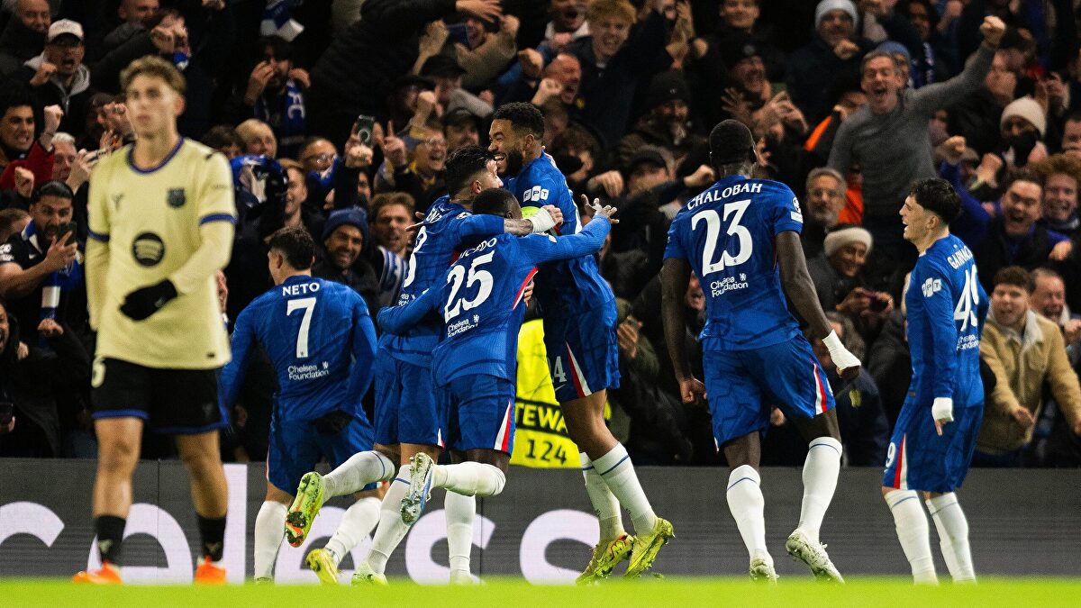 El Chelsea pasa por encima de un Barça con diez - Libertad Digital
