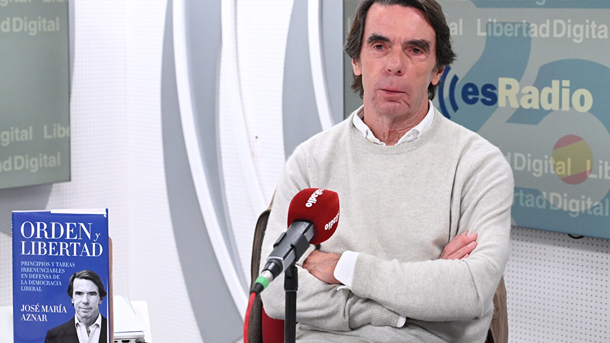 Aznar avisa: "Esto no va a ir a menos, va a ir a más. El Gobierno va a ...