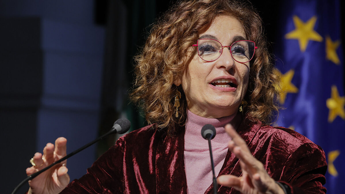 Firma Carlos Cuesta. Hay que investigar a María Jesús Montero ...