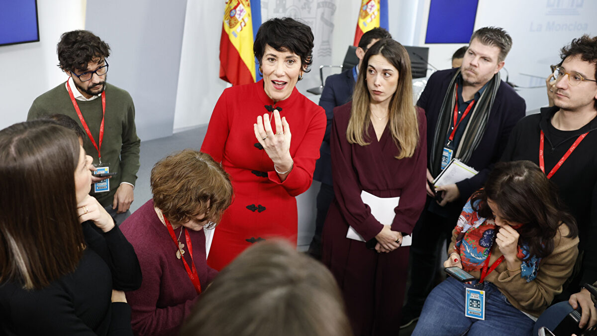 Sayas (PP) retrata a la nueva portavoz del Gobierno, Elma Saiz - esRadio