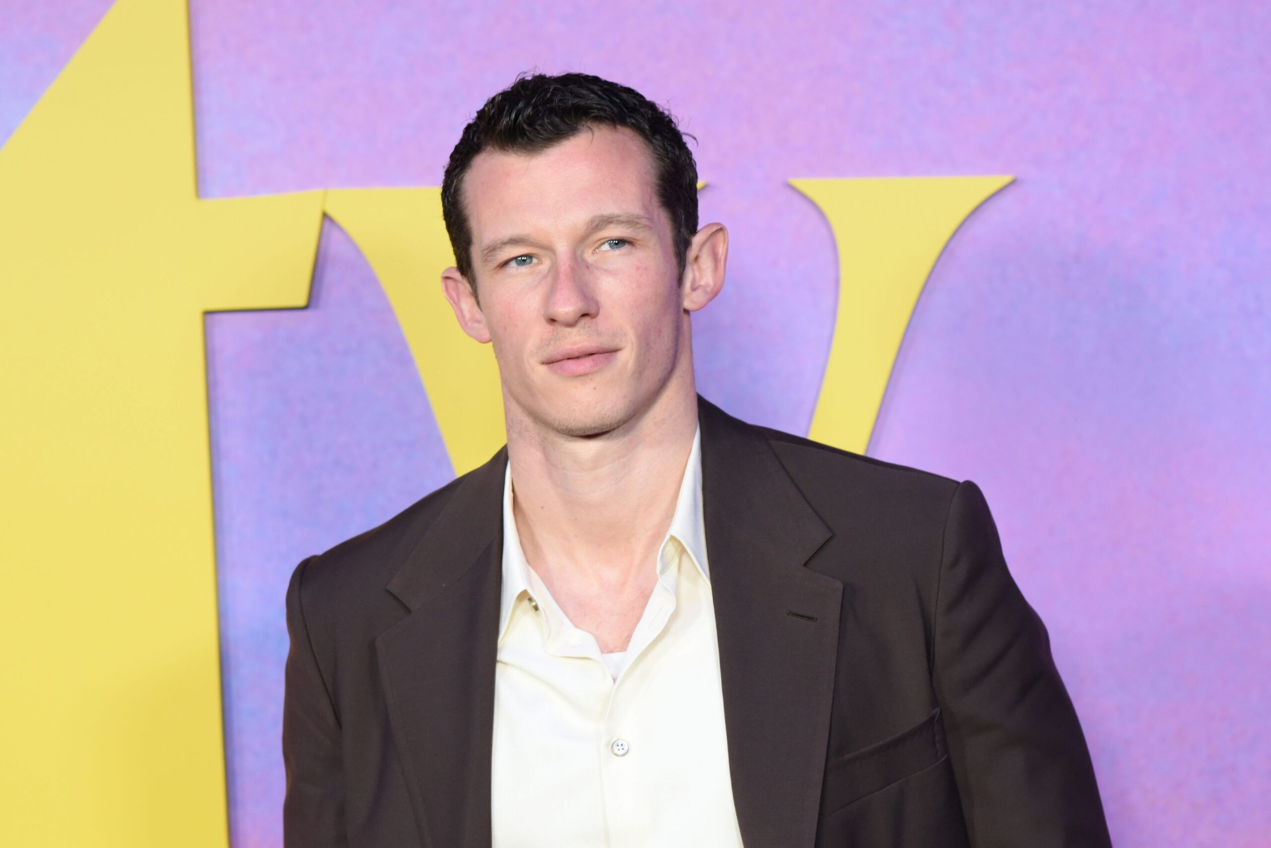 La prensa británica se lanza a confirmar a Callum Turner como nuevo ...