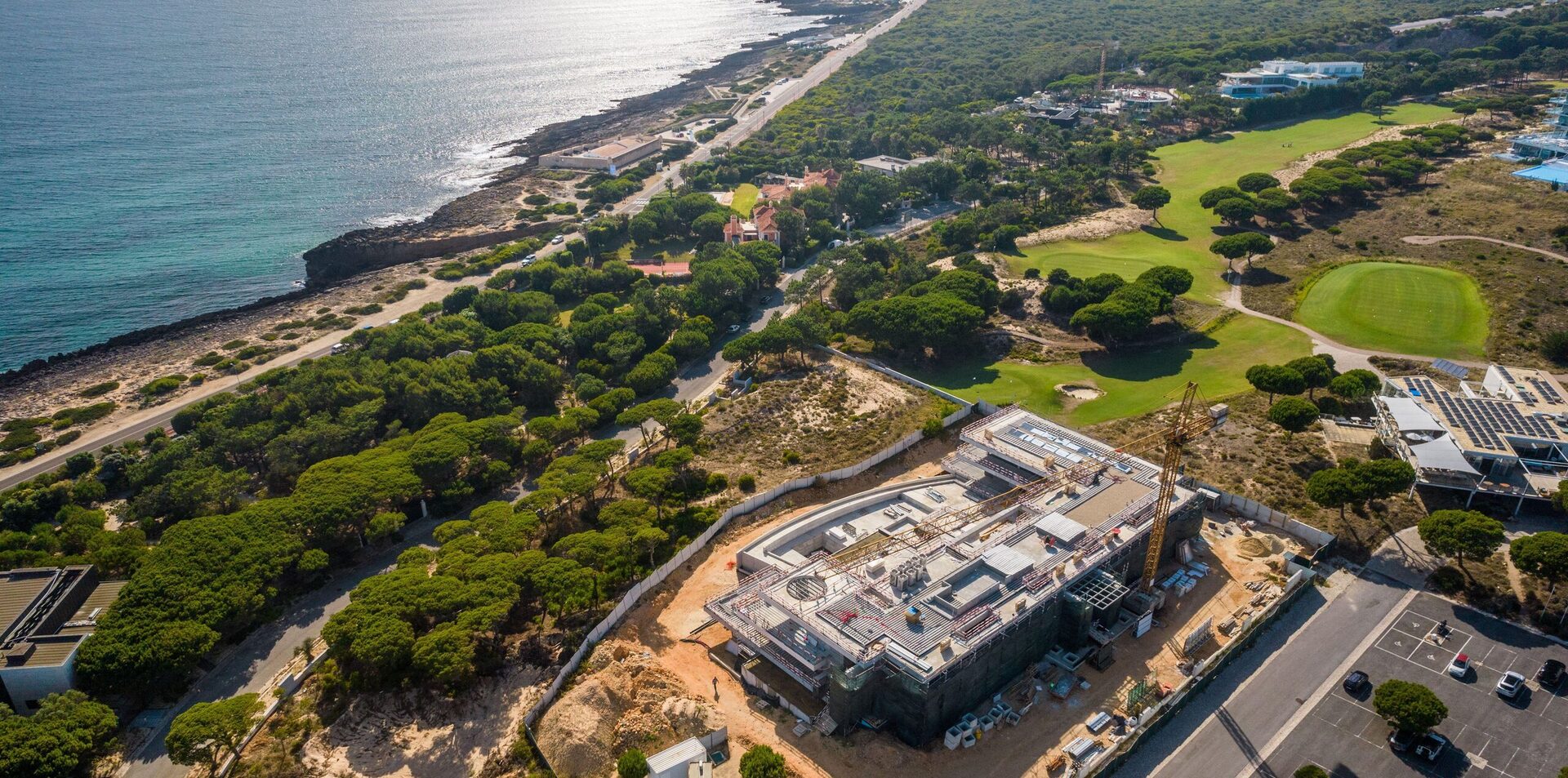 Oro, mármol y garaje para 20 coches: así es la nueva mansión de ...