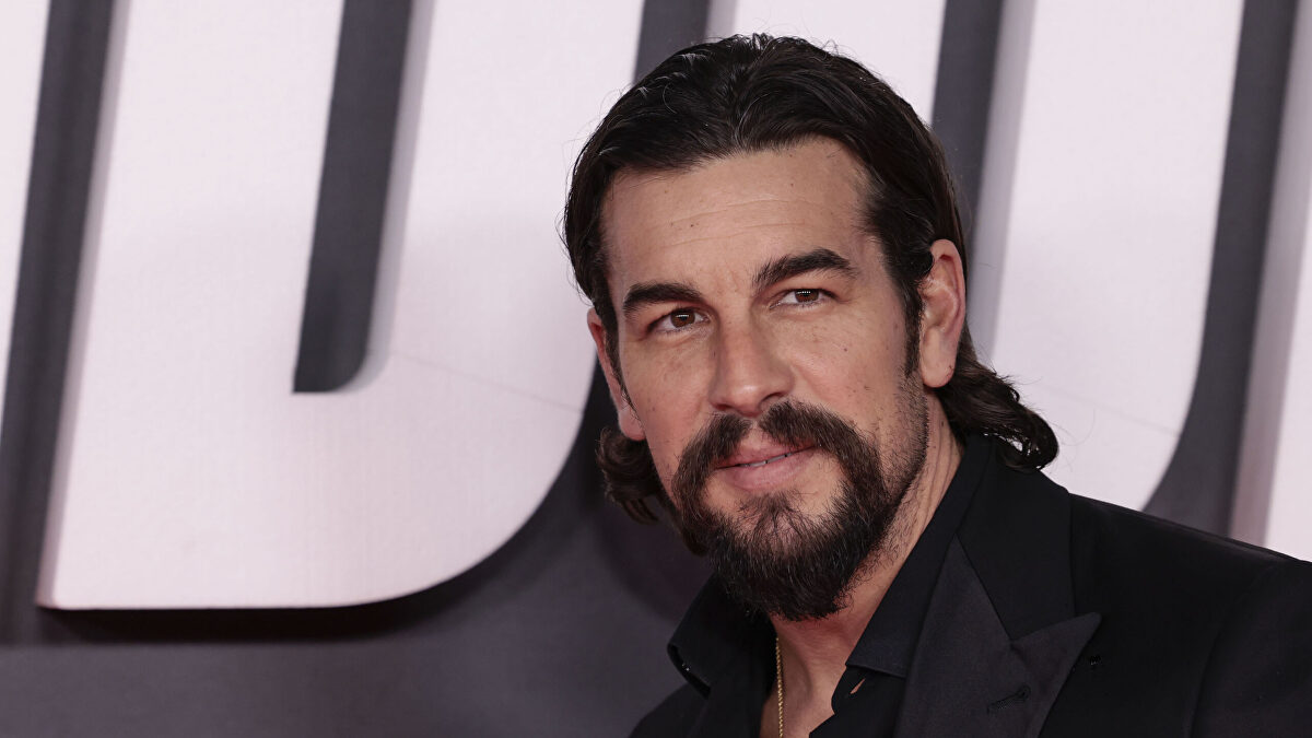 Mario Casas se rinde ante la historia de amor de Óscar y Ana Mena ...