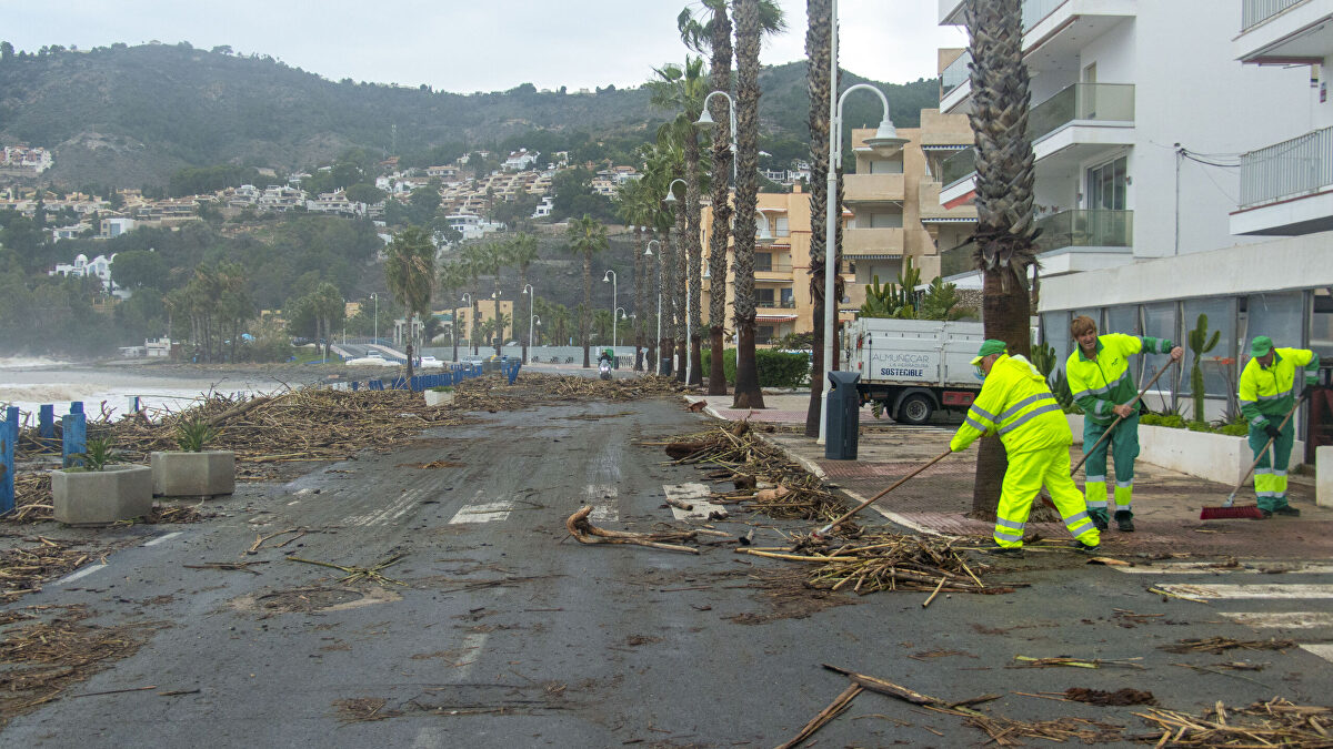 Efectos de Kristin: carreteras cortadas y desalojos en el sur