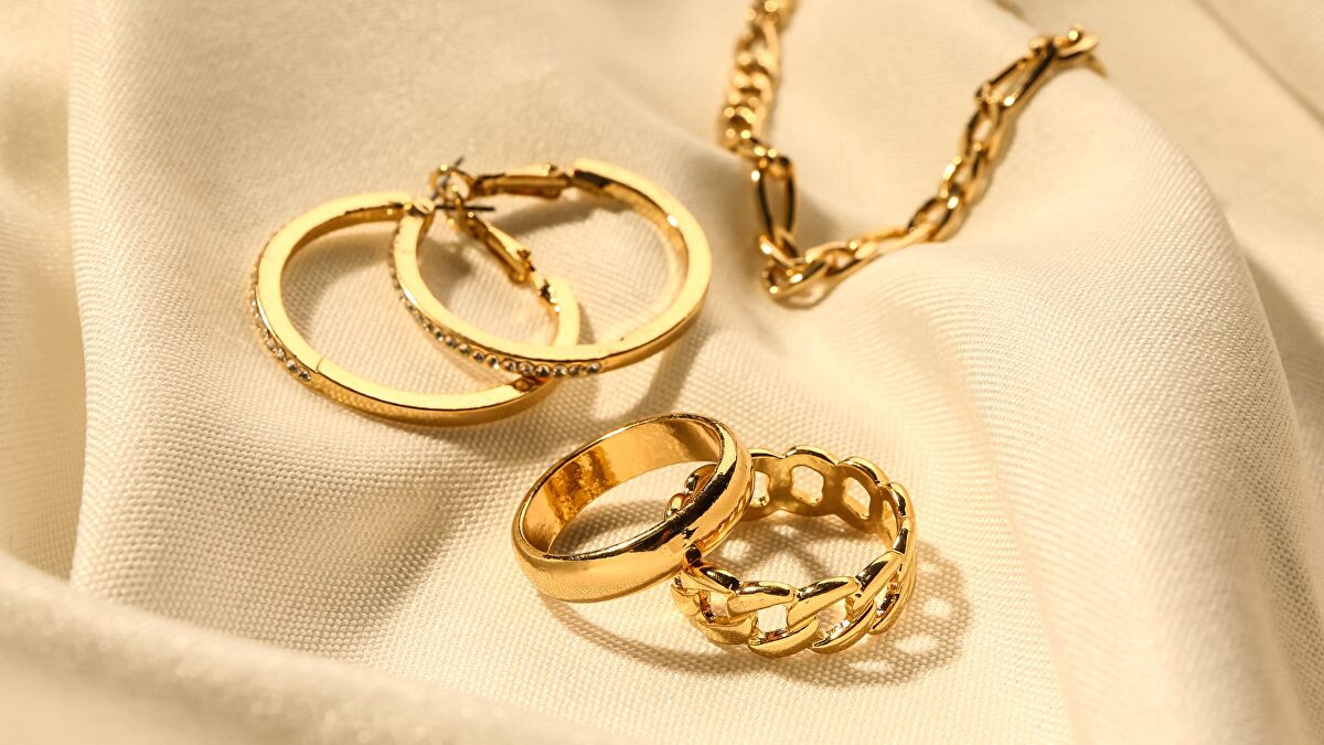 Una exposición virtual permite identificar joyas robadas recuperadas ...