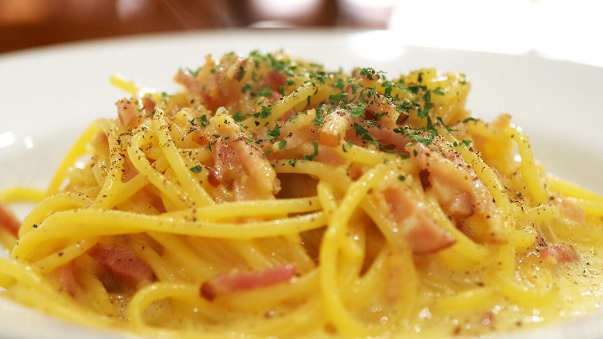 Entre carbón y batallas: el sorprendente origen de la pasta carbonara ...