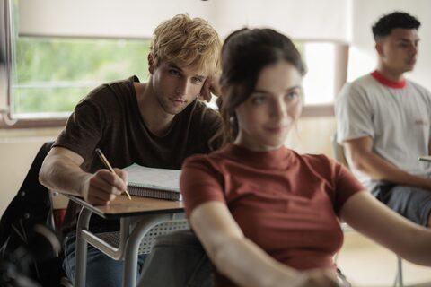 La película 'Boulevard' conquista a los jóvenes sin recurrir al sexo y ...