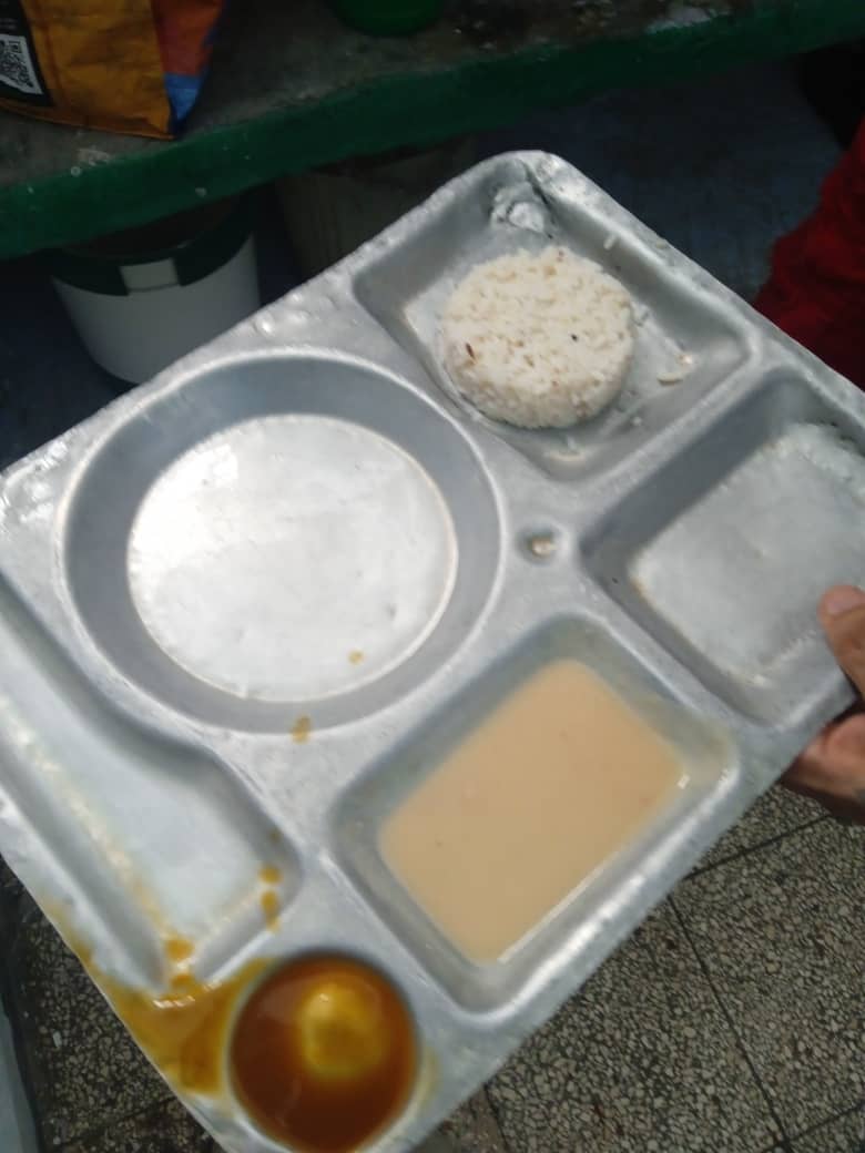 Así es la comida, insuficiente y deteriorada, que los presos reciben en ...