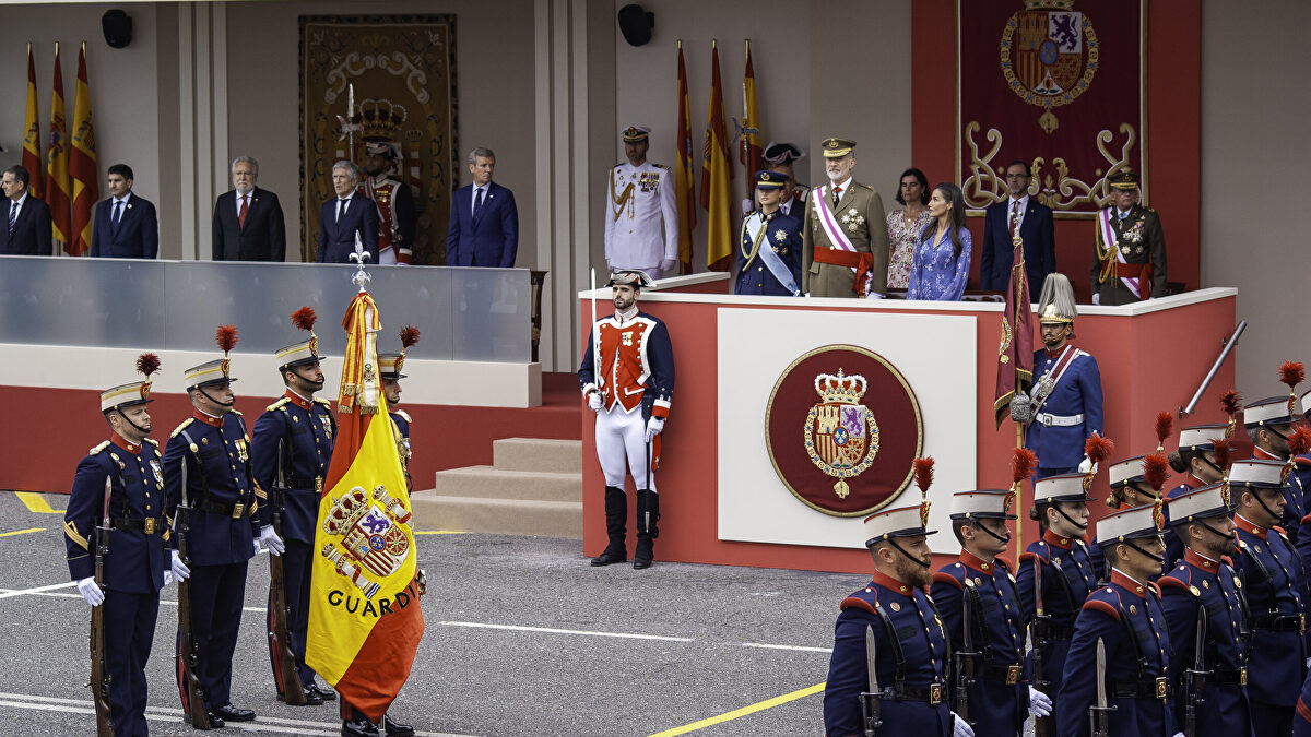 Vigo se vuelca con los Reyes y la Princesa de Asturias en una parada ...