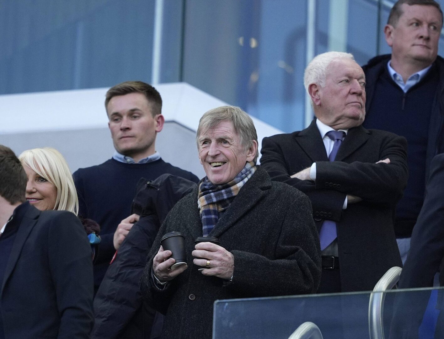 Kenny Dalglish anuncia por error que padece cáncer: "El tratamiento va ...