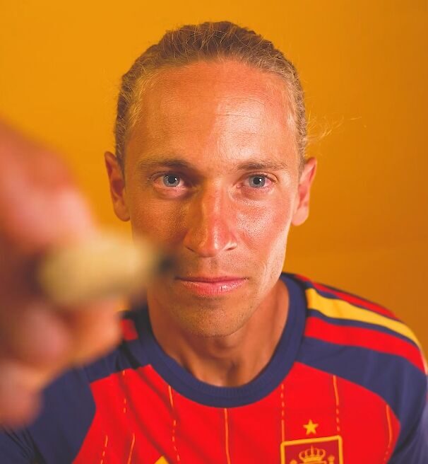 Firmando la cámara: así anunció España su once titular en el debut del ...