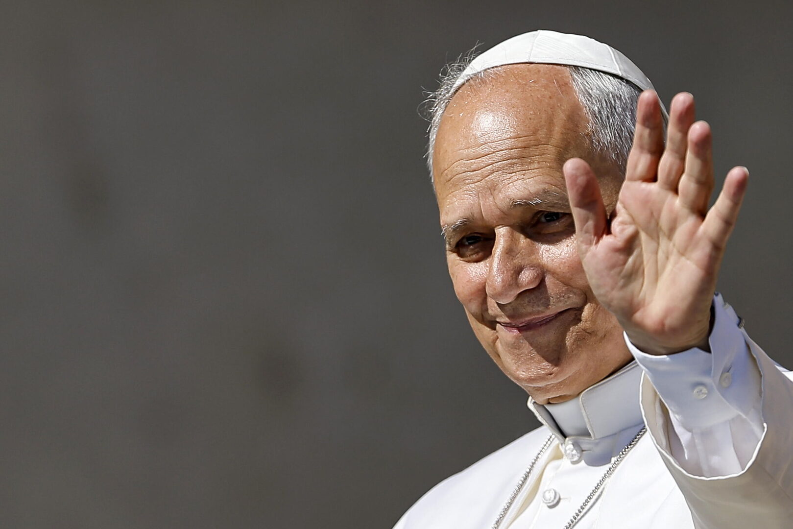 El papa León XIV recibe el balón del Mundial 2026 de EEUU, México y ...